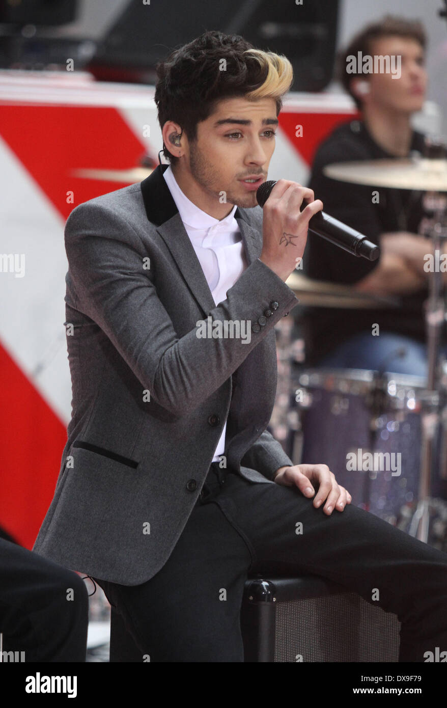 One Direction performing for the Today show at Rockefeller Plaza ...
