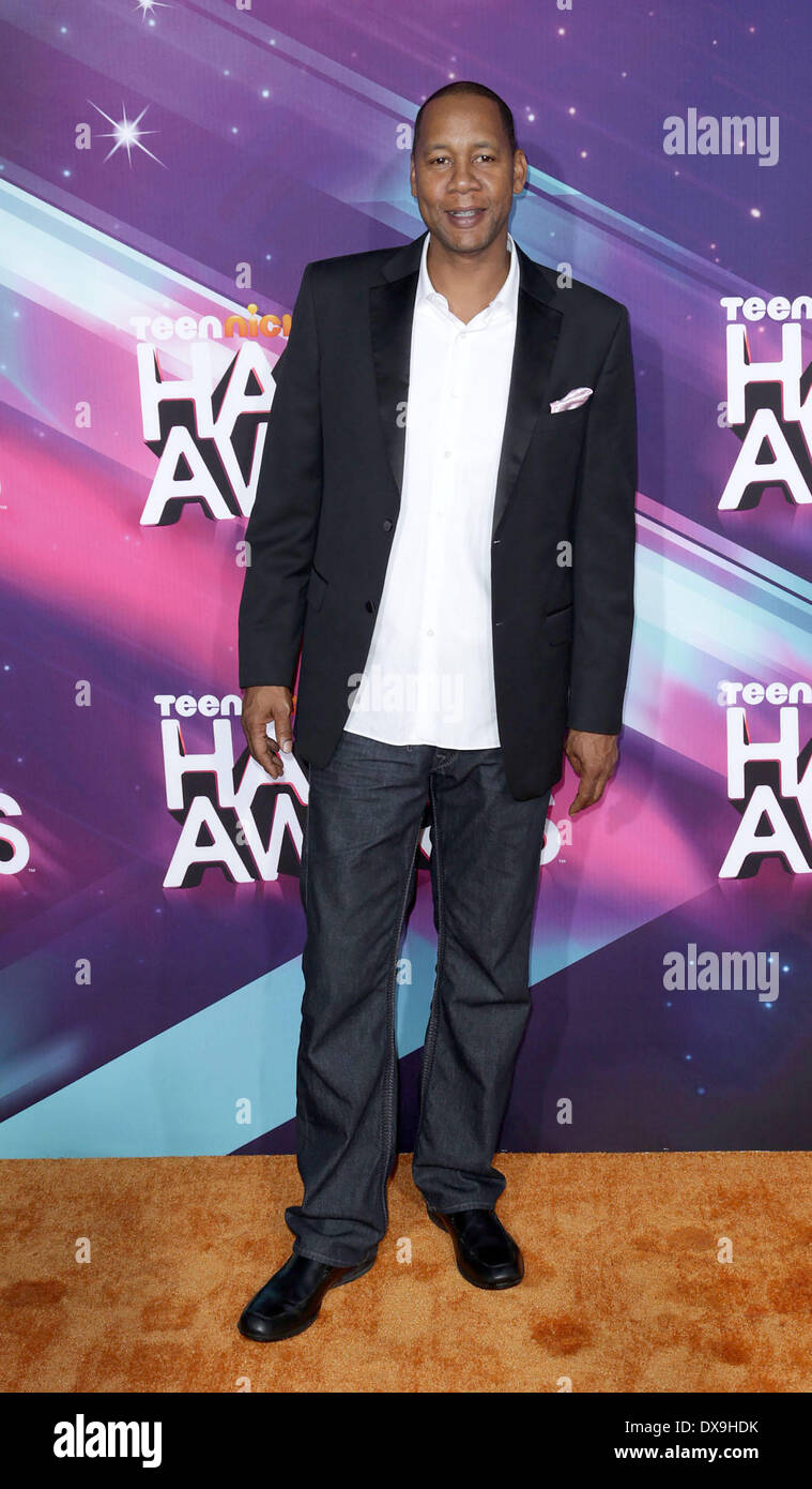 Mark Curry attends the Nickelodeon's 2012 TeenNick HALO Awards at ...