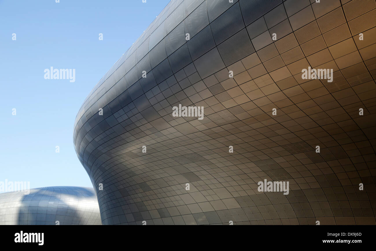 Seoul, South Korea. 21st March 2014. The Dongdaemun Design Plaza (DDP ...
