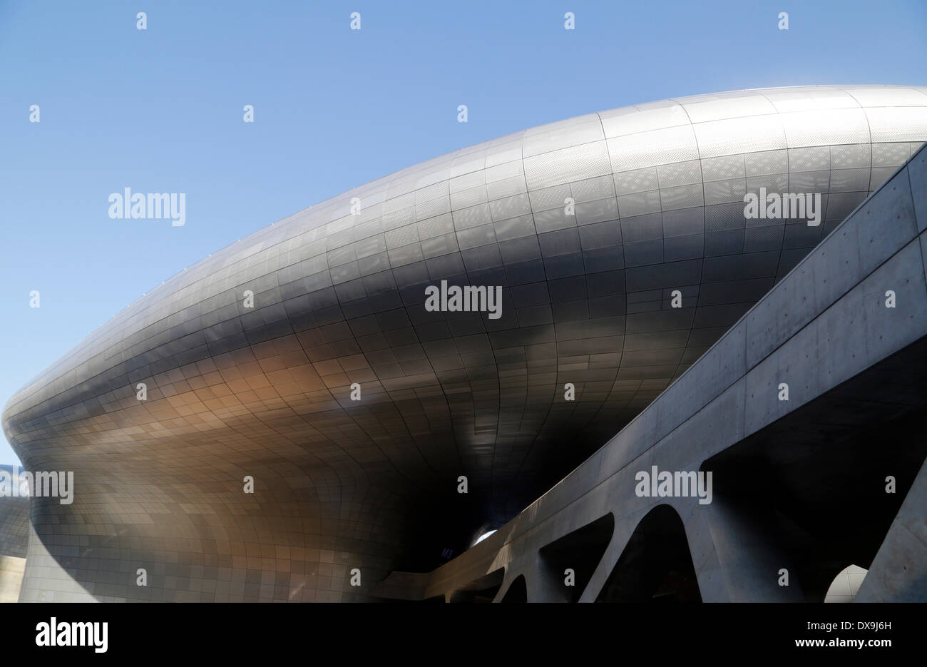 Seoul, South Korea. 21st March 2014. The Dongdaemun Design Plaza (DDP ...
