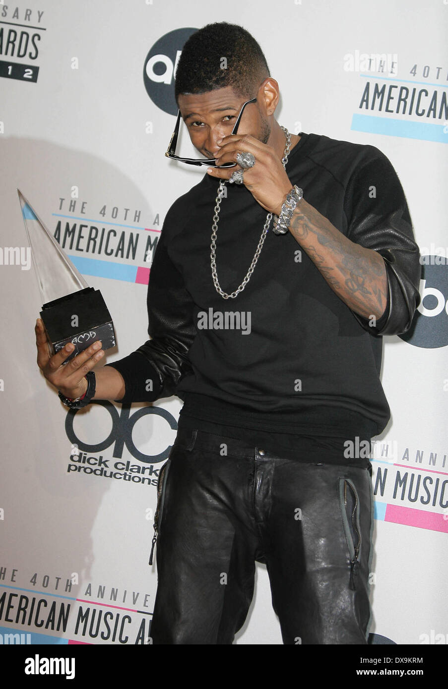 Usher he 40th Anniversary American Music Awards 2012, held at Nokia ...