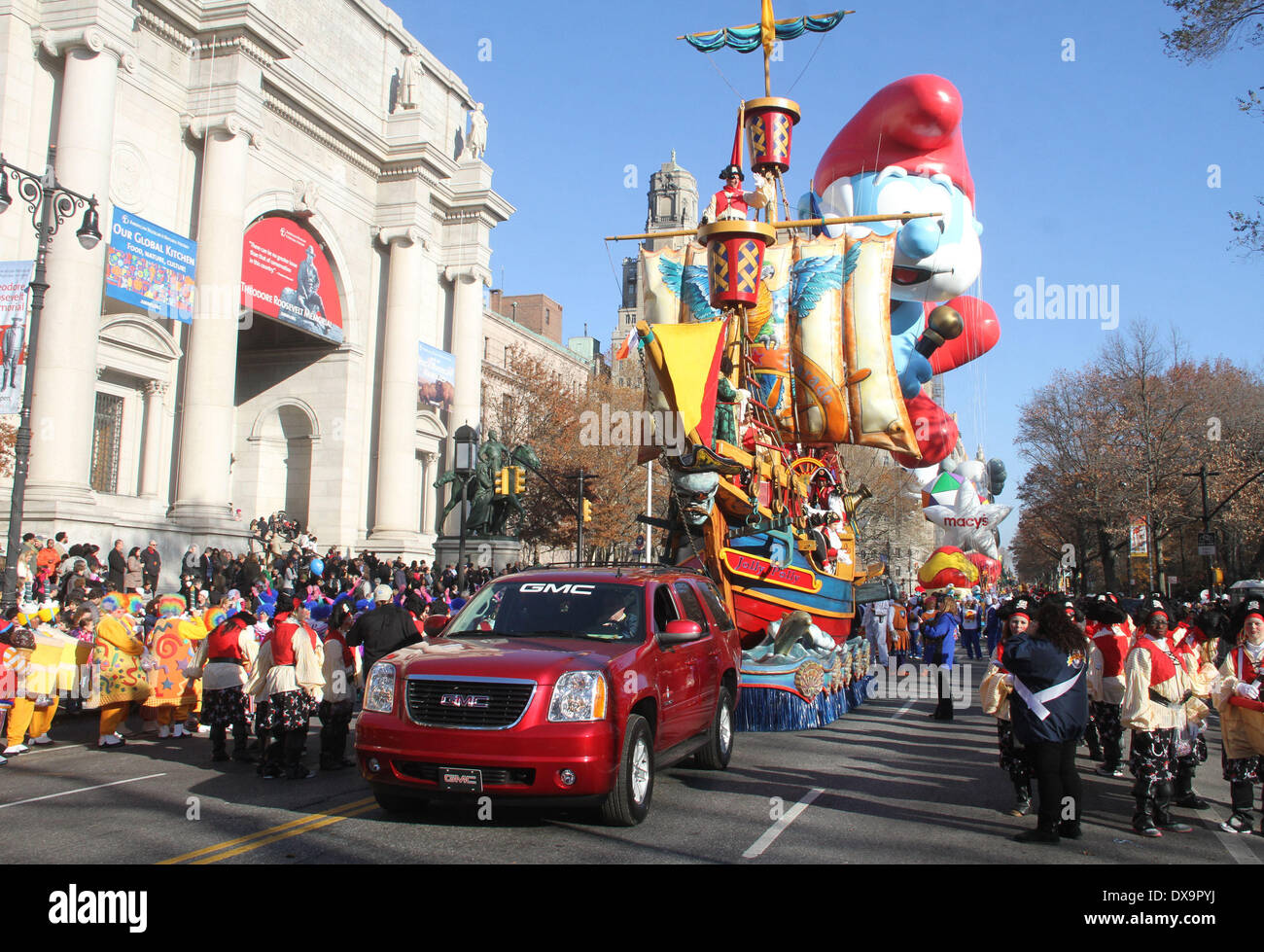 Papa Smurf 86th Annual Macy's Thanksgiving Day Parade Featuring: Papa ...