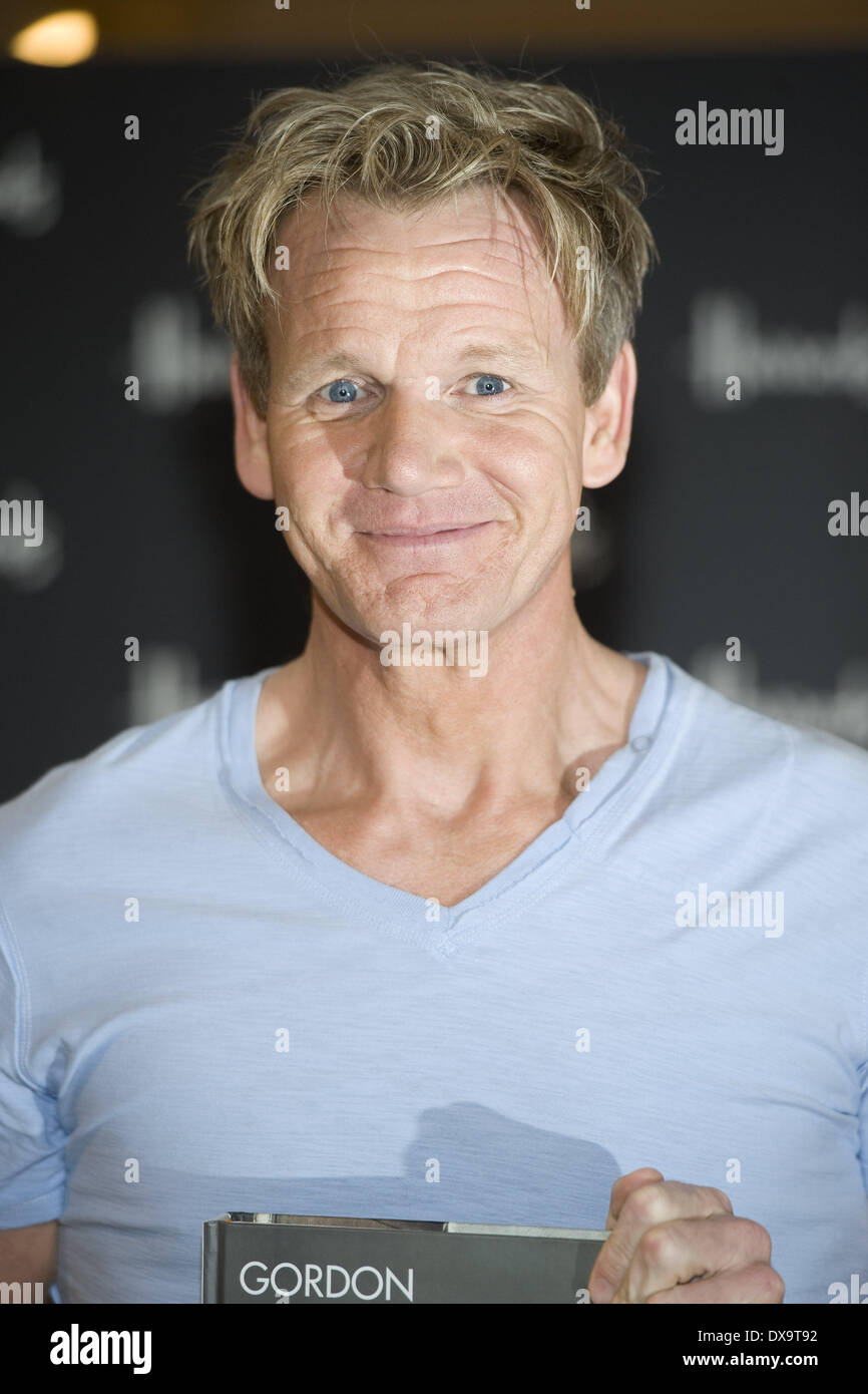 Gordon ramsay signs copies of his latest book hi-res stock photography ...