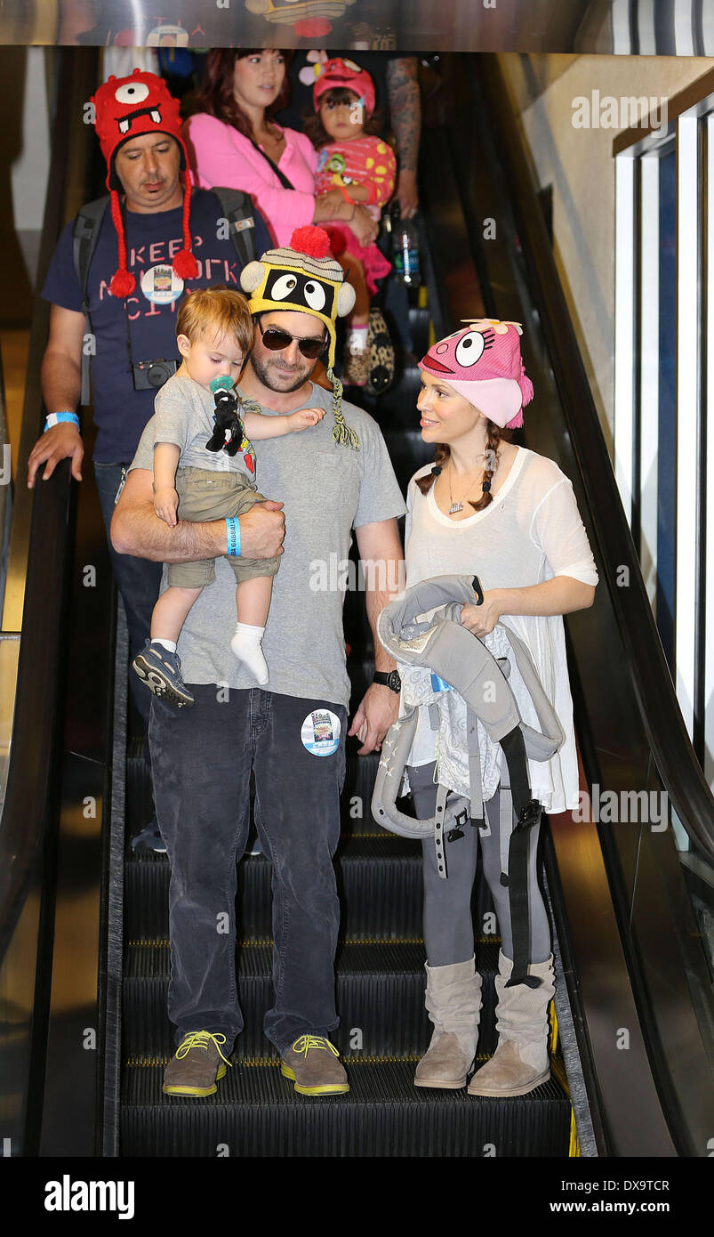 Alyssa Milano, Dave Bugliari and their son, Milo Thomas Celebrities ...