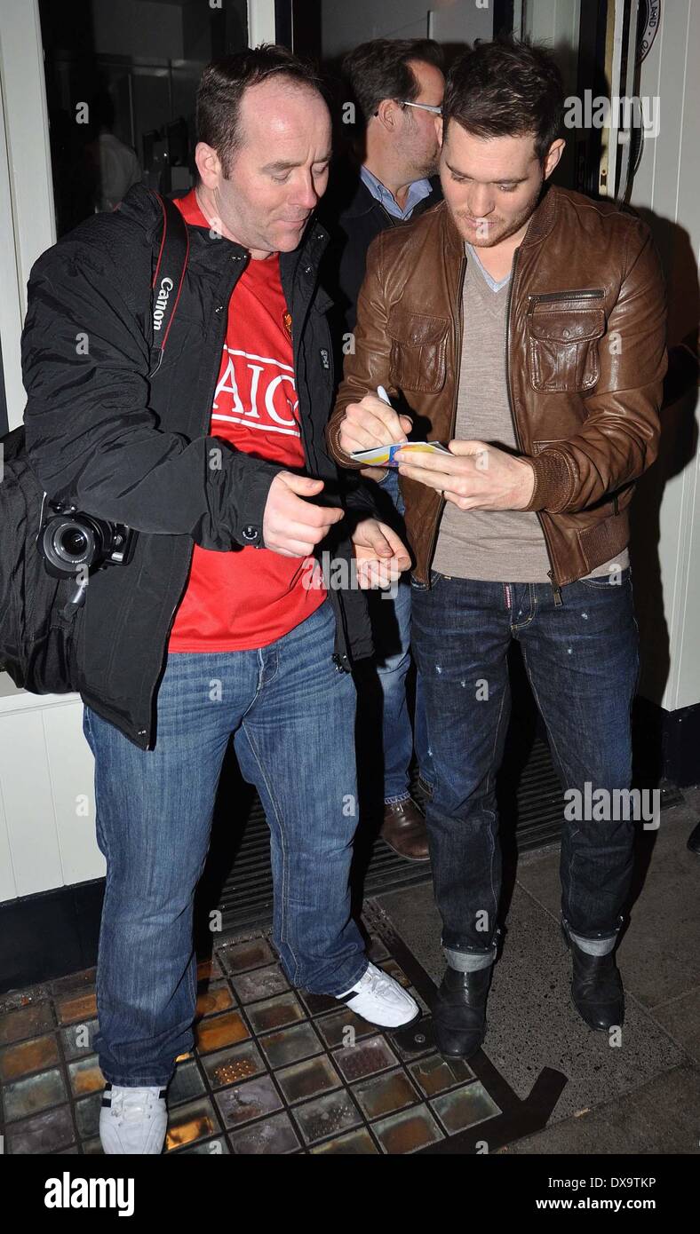 Michael Buble leaving Bang Restaurant Dublin, Ireland - 24.11.12 ...