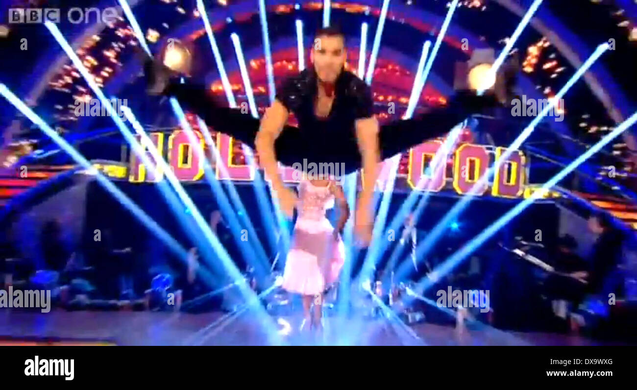 Louis Smith and dance partner Flavia Cacace perform on 'Strictly Come ...