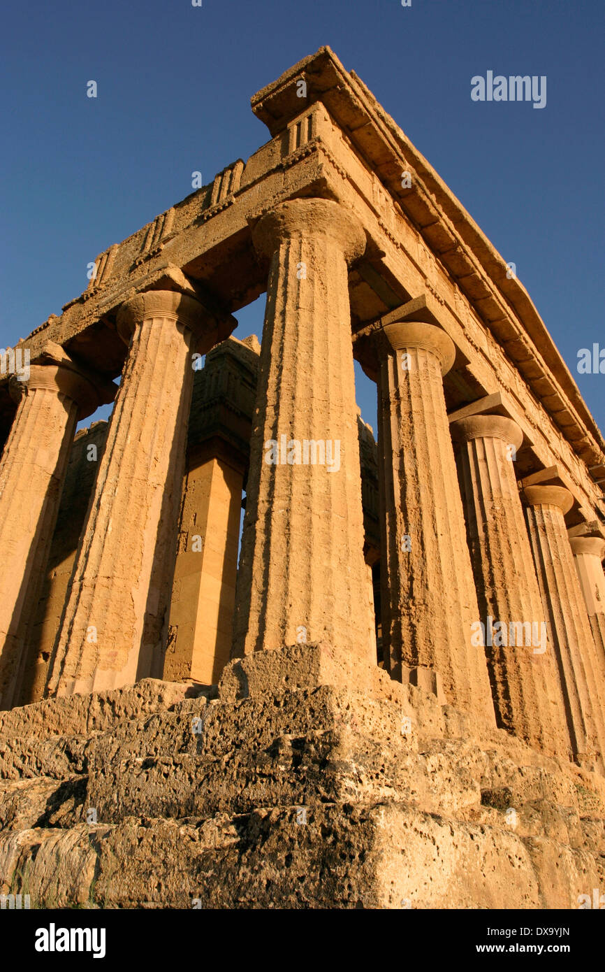 Valley of the Temples Agrigento Sicily Stock Photo - Alamy