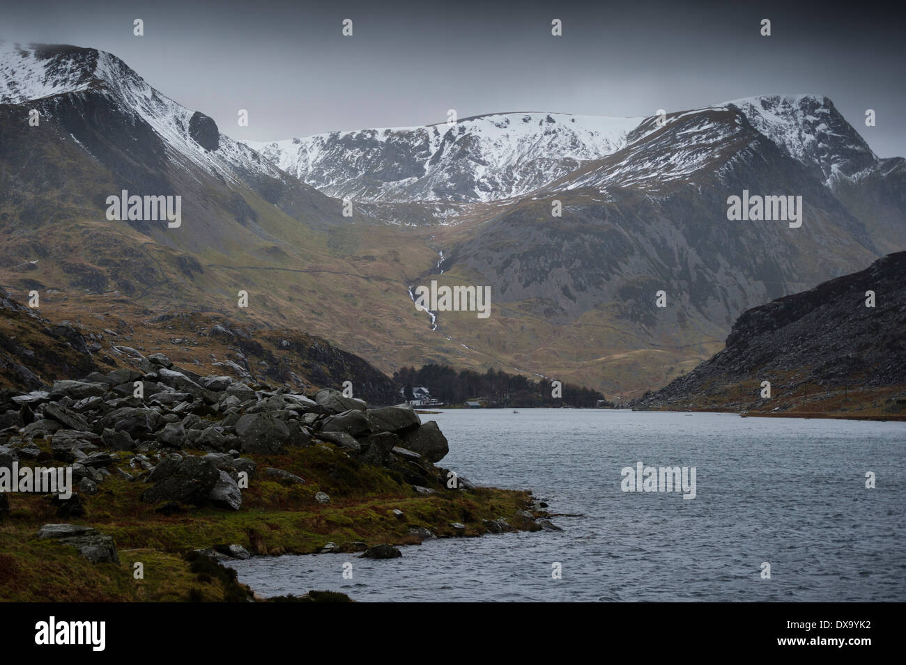 Y Garn and Foel Goch mountains, Llyn Ogwen Lake, Snowdonia, Gwynedd ...