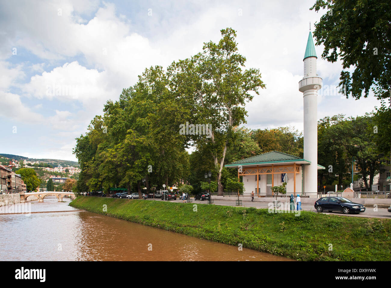 Modern mosque hi-res stock photography and images - Alamy