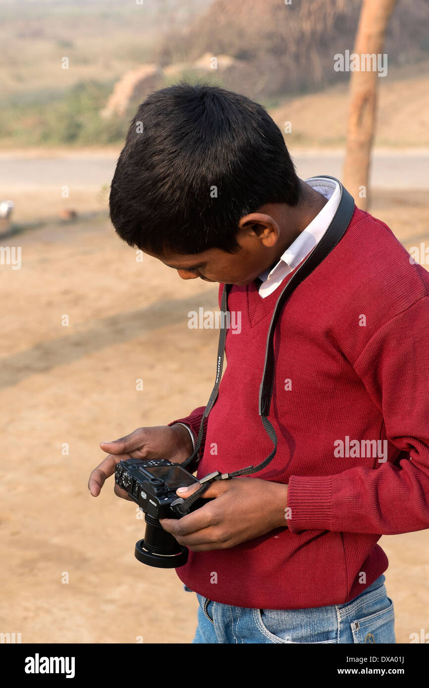 Boy dslr hi-res stock photography and images - Alamy