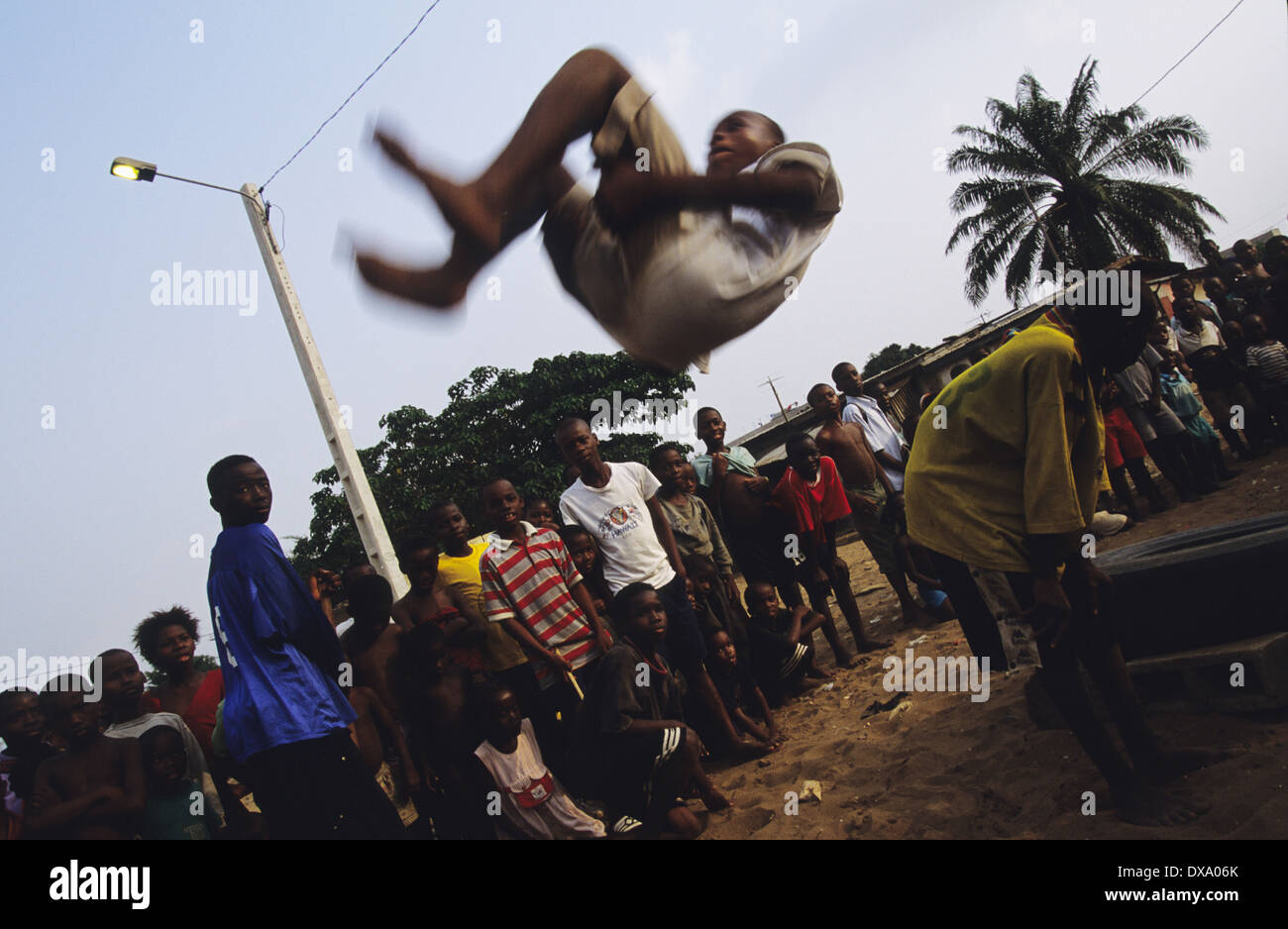 Street life, Yopougon township, across from Abidjan, Ivory Coast ...