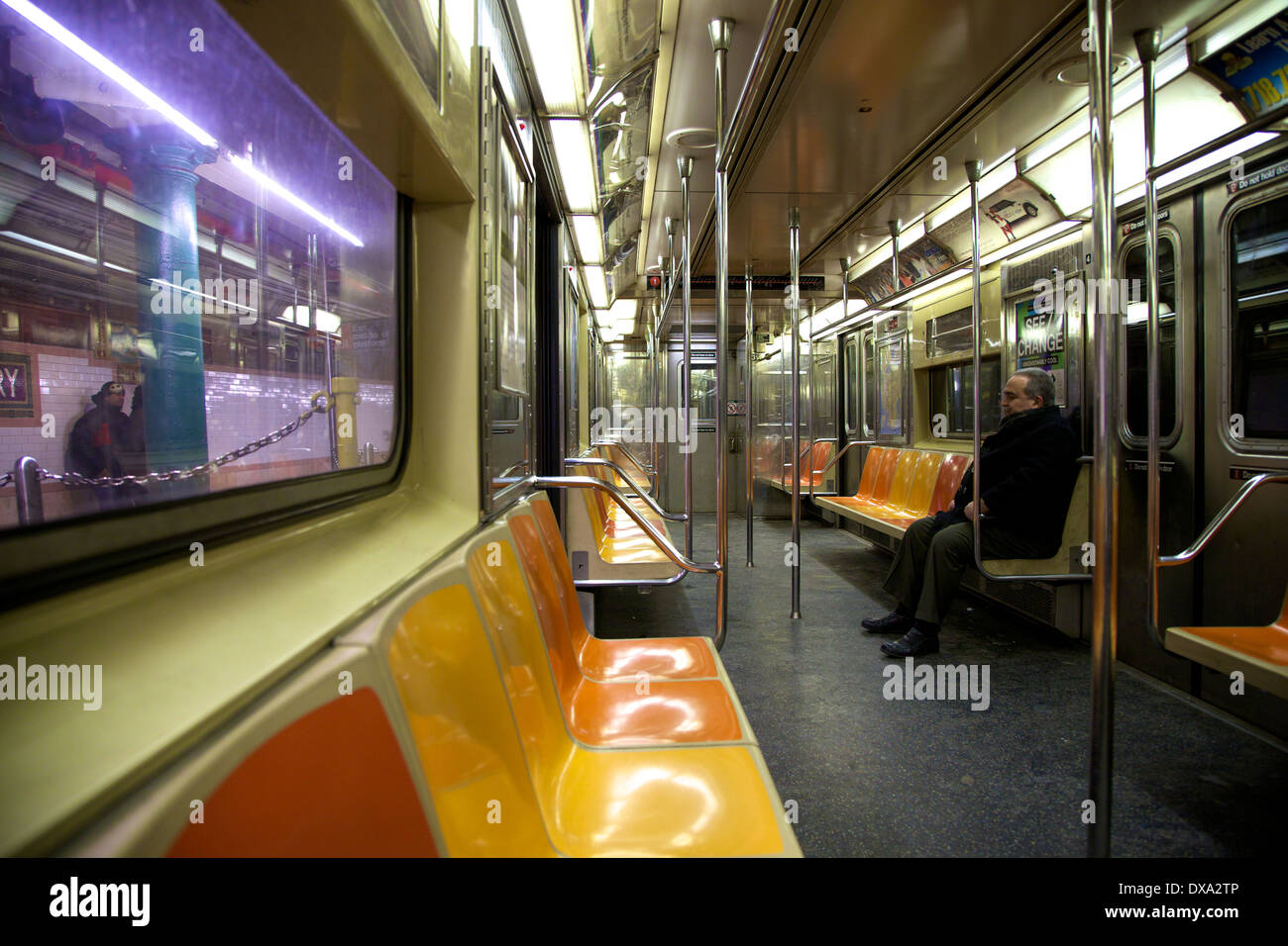 Nyc metrocard hi-res stock photography and images - Alamy