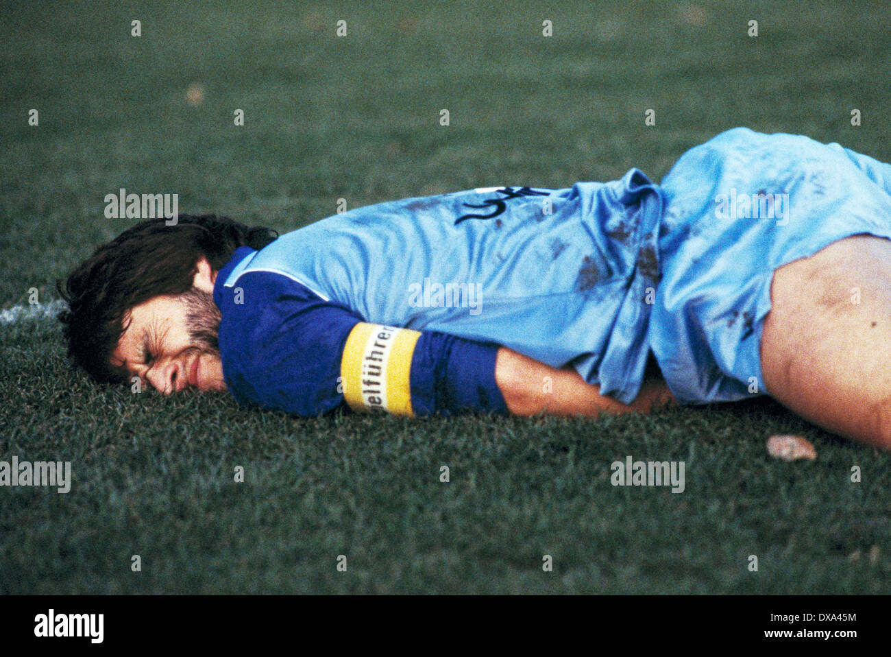 Contort face hi-res stock photography and images - Alamy