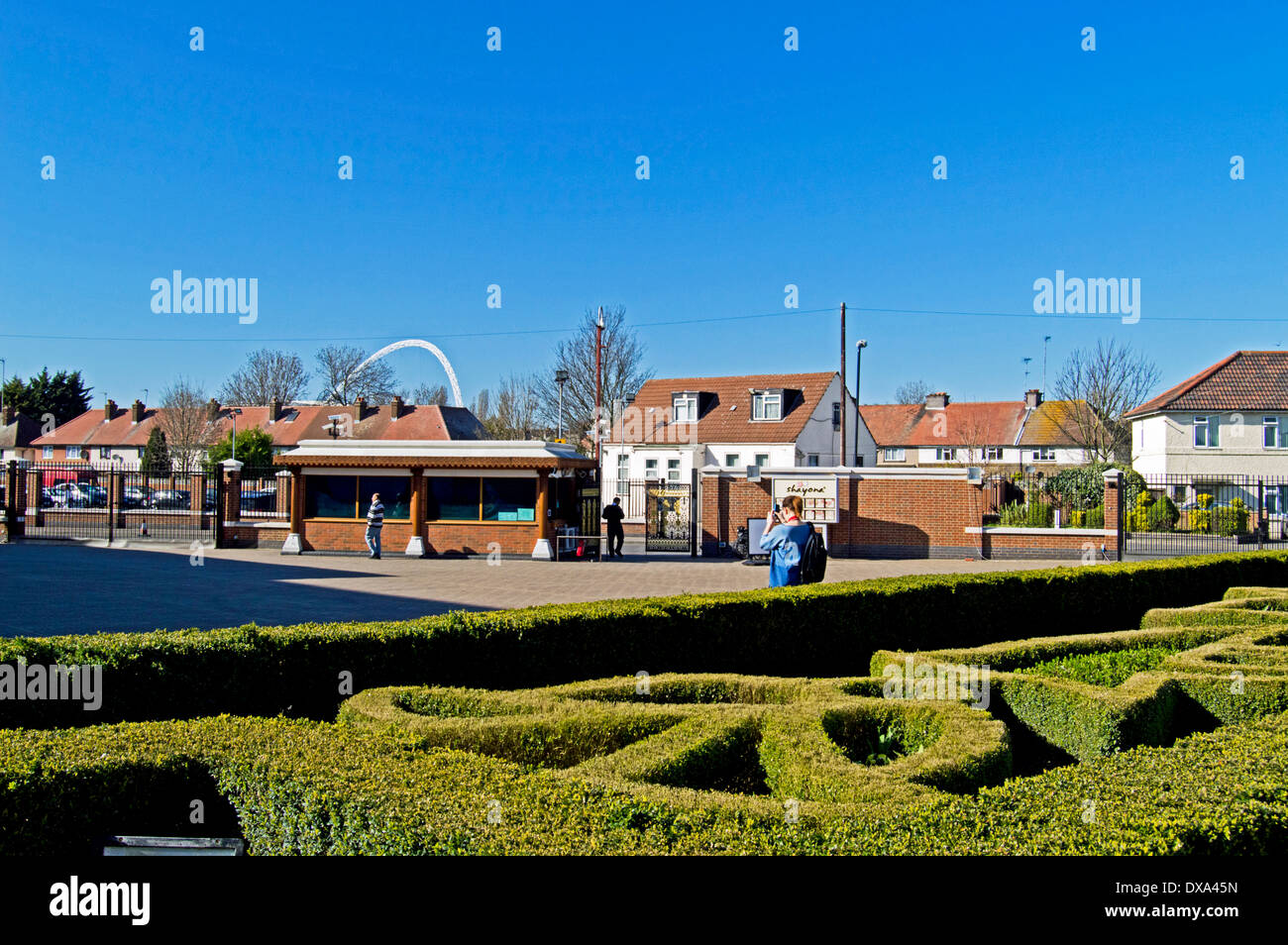 BAPS Shri Swaminarayan Mandir gardens (the Neasden Temple), Neasden ...