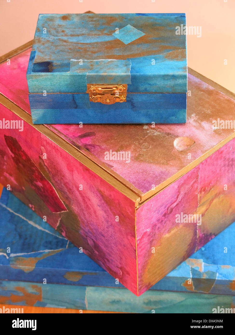 Box art hi-res stock photography and images - Alamy
