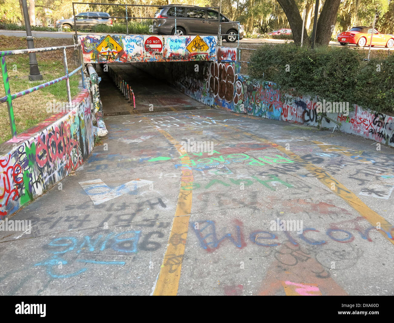 Underpass usa hi-res stock photography and images - Alamy