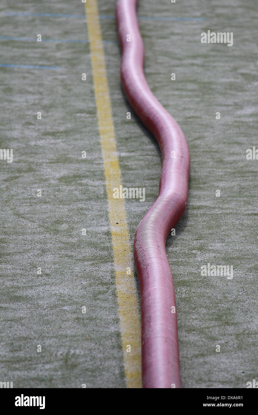Wiggly lines hi-res stock photography and images - Alamy