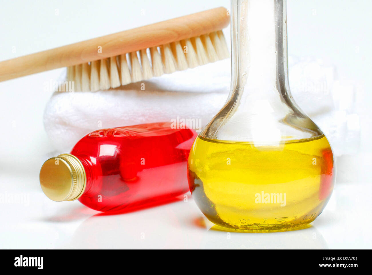 Oil bath hi-res stock photography and images - Alamy