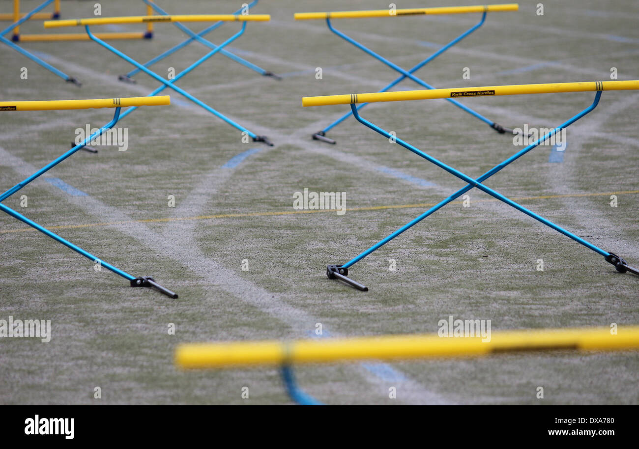 Yellow hurdles hi-res stock photography and images - Alamy