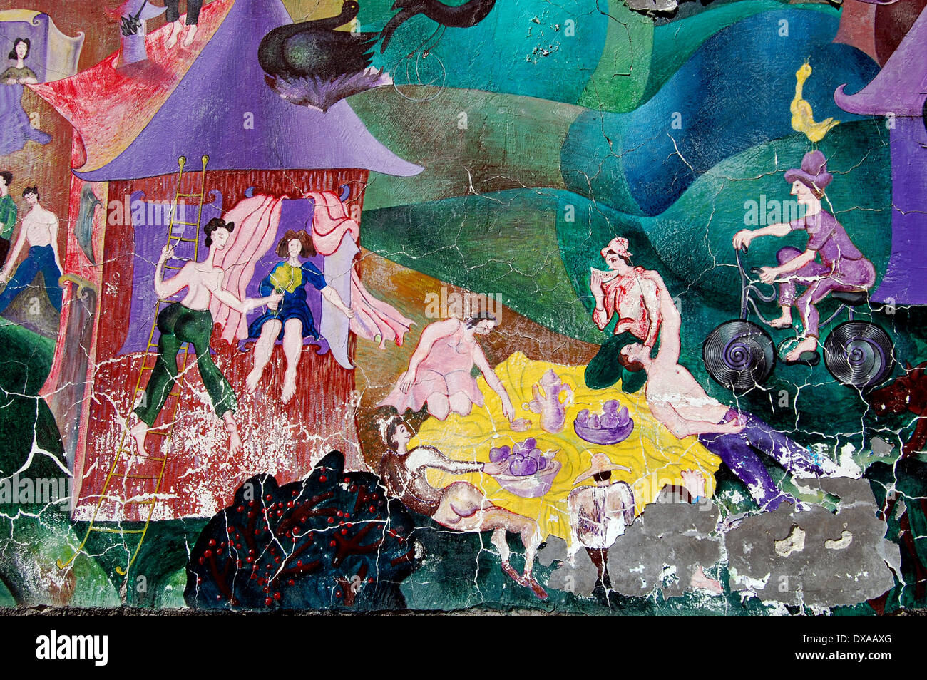 graffiti on wall - fine art on the city Stock Photo - Alamy