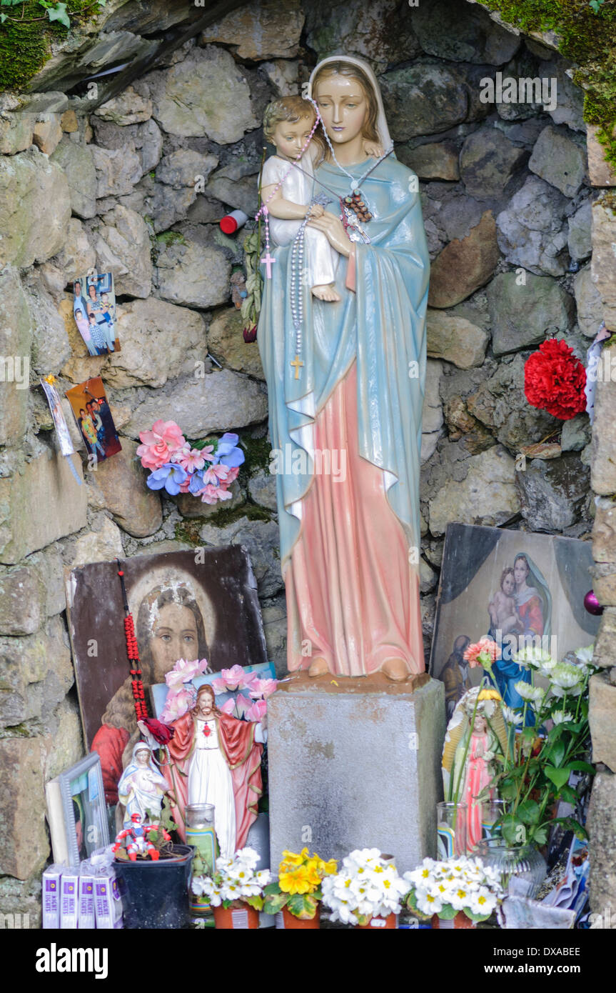 Holy shrine hi-res stock photography and images - Alamy