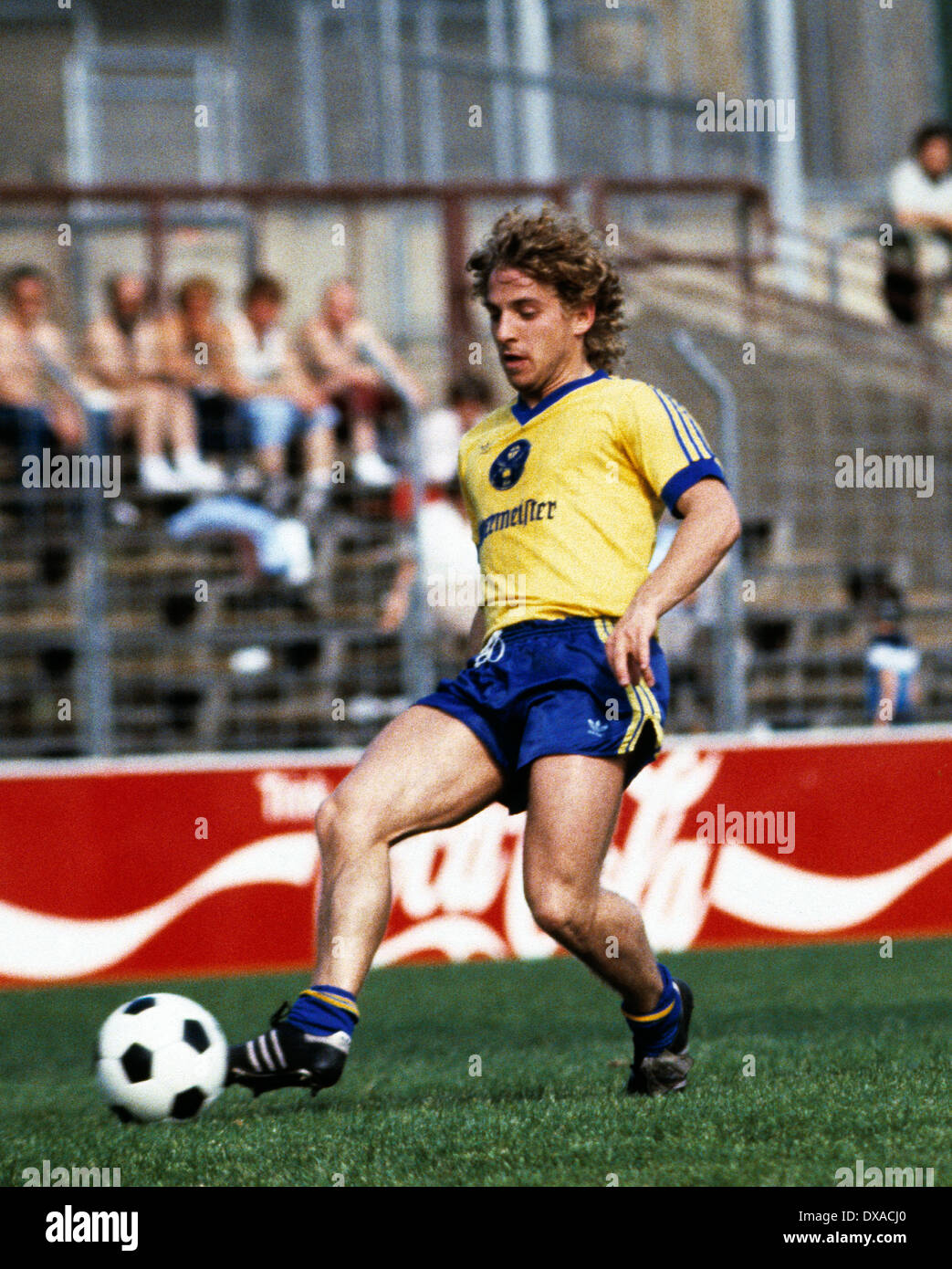 football, Bundesliga, 1983/1984, Stadium Bieberer Berg, Kickers ...