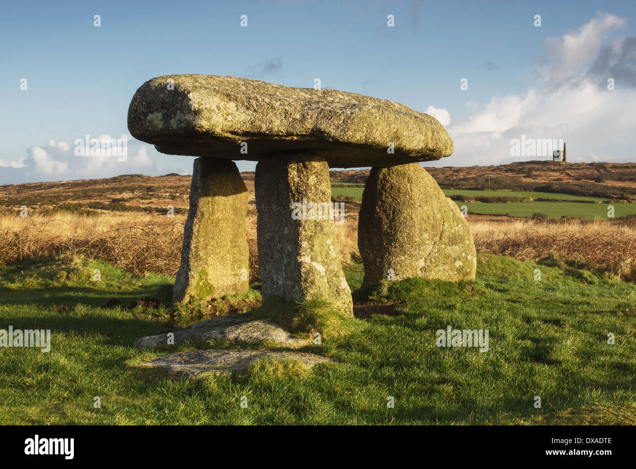 Lanyon Quoit in Cornwall - Map ref SW430337 Stock Photo - Alamy