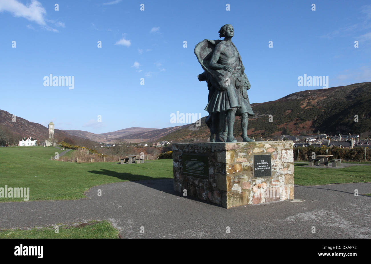 The emigrants statue, helmsdale hi-res stock photography and images - Alamy