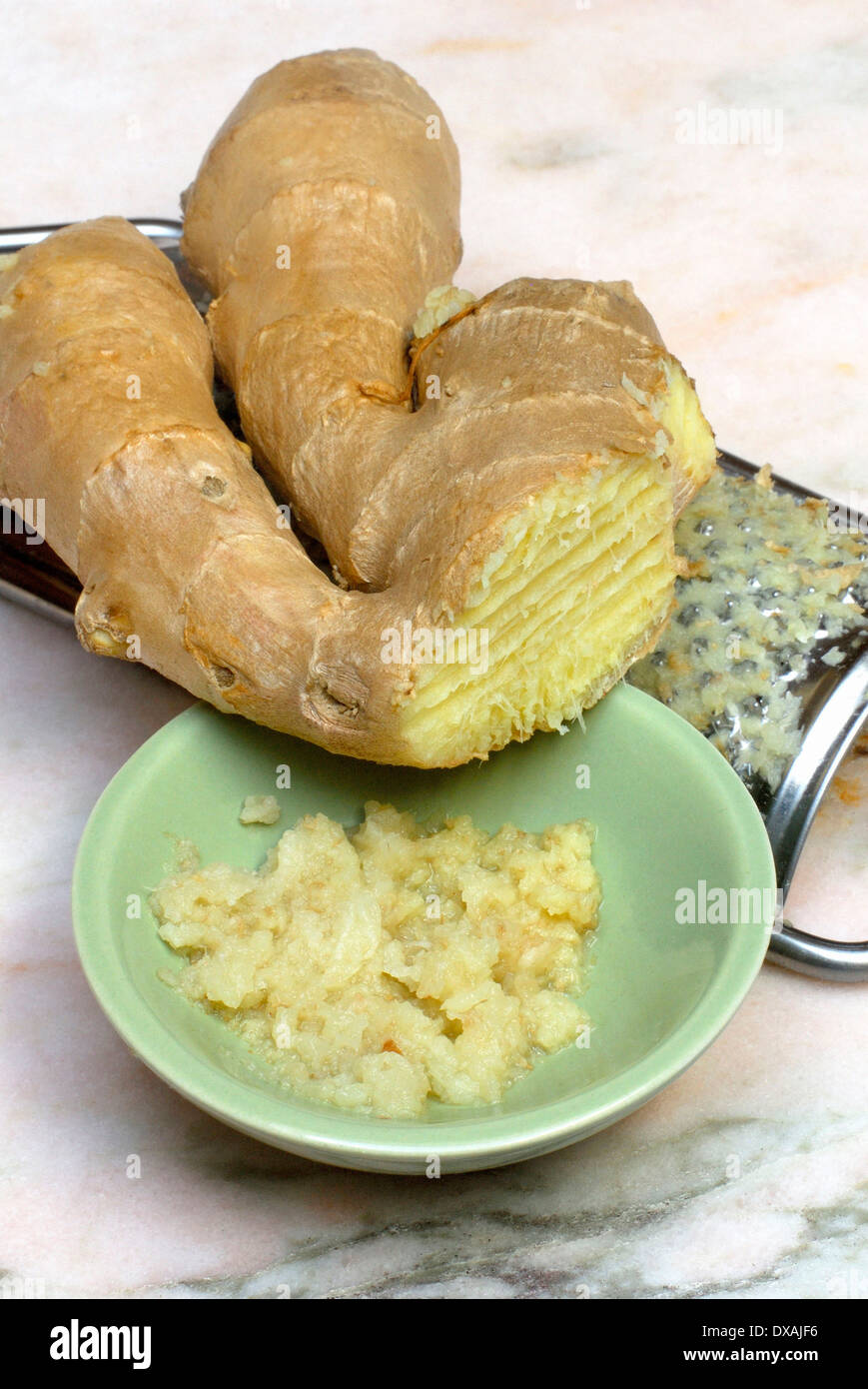 Grated ginger root hi-res stock photography and images - Alamy