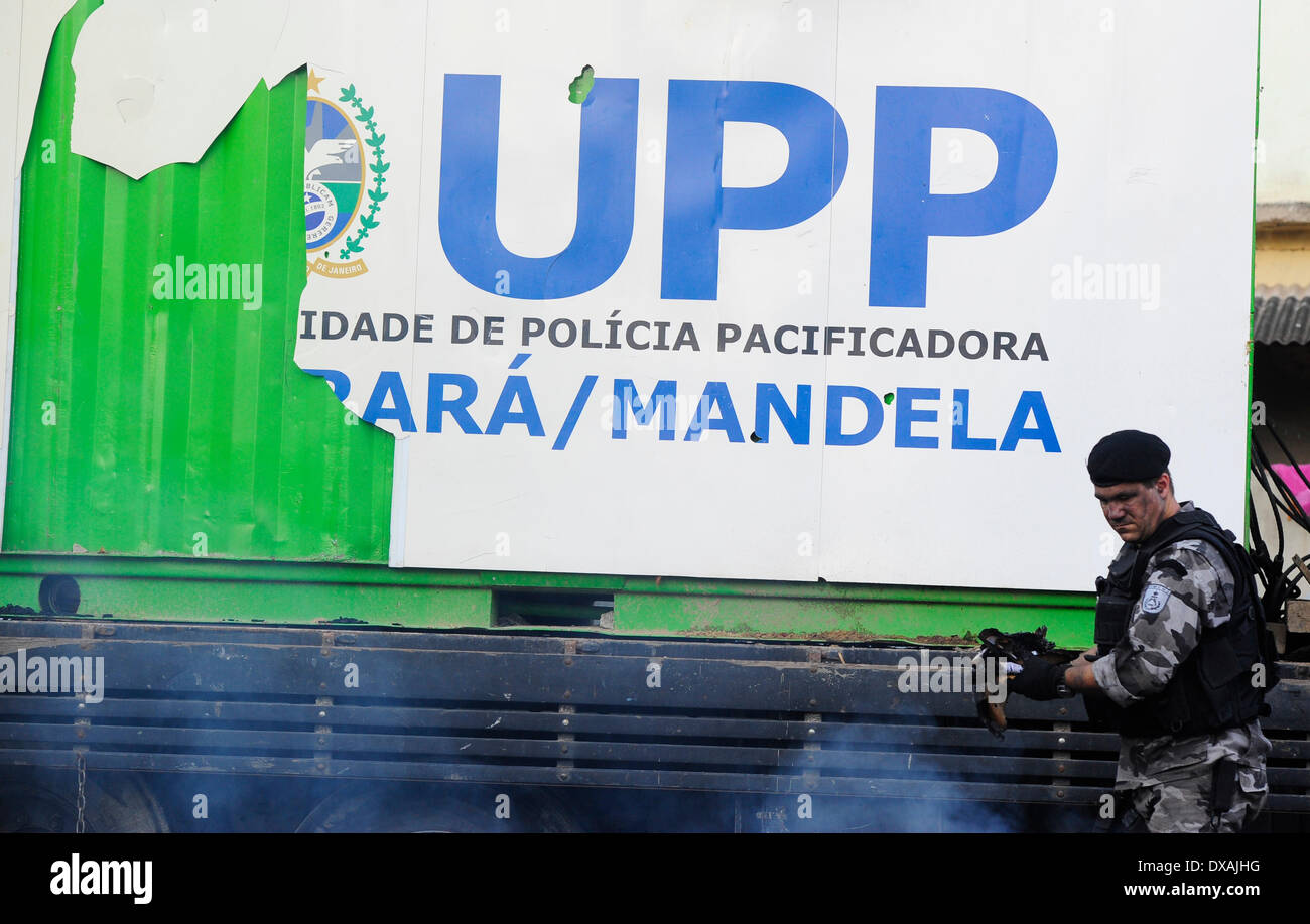 Rio de Janeiro, Brazil. 21st March 2014. Military Police UPP Manguinhos ...