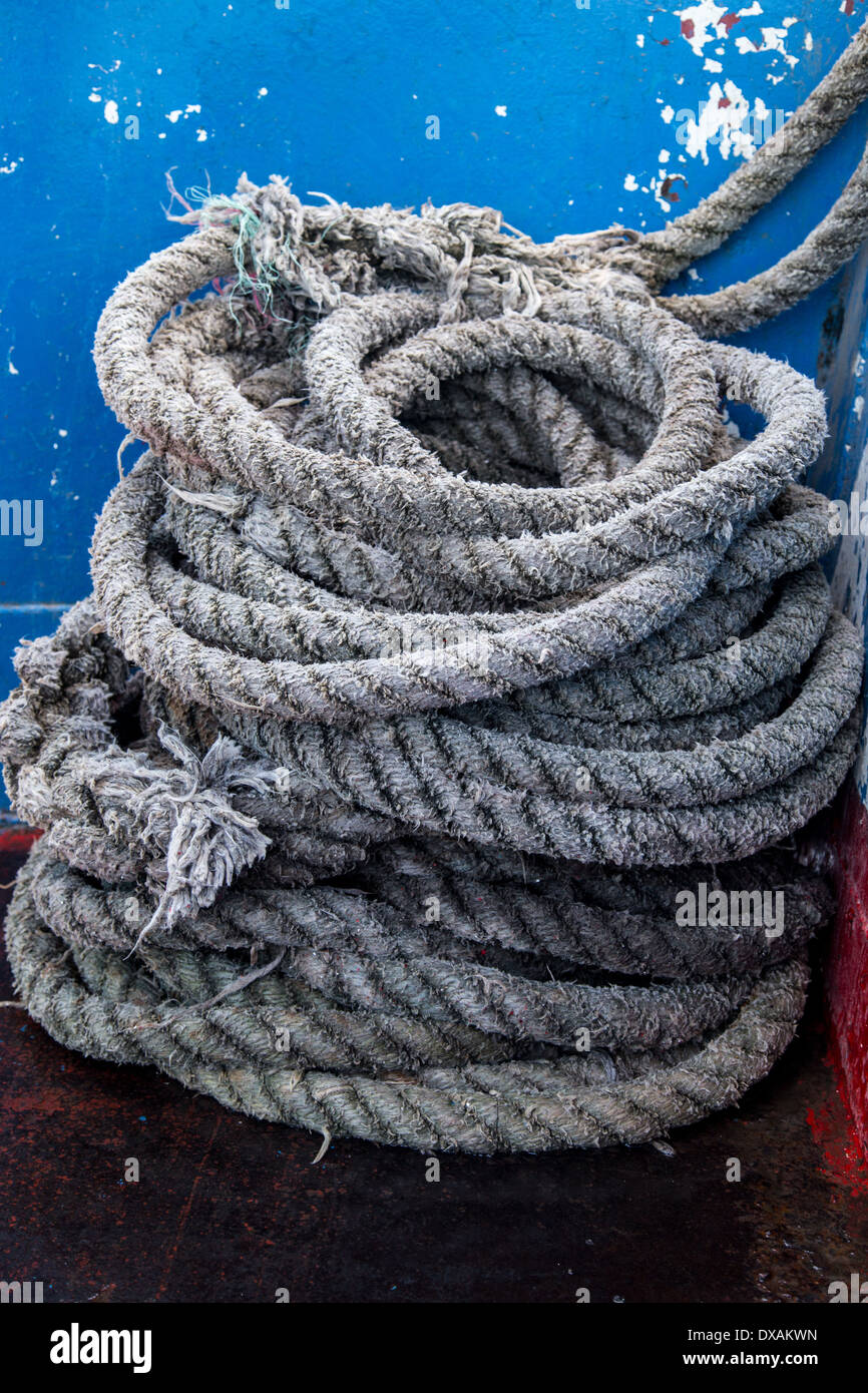 rope of ship Stock Photo - Alamy
