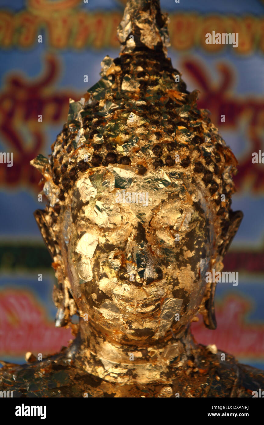 Gold face statue hi-res stock photography and images - Alamy