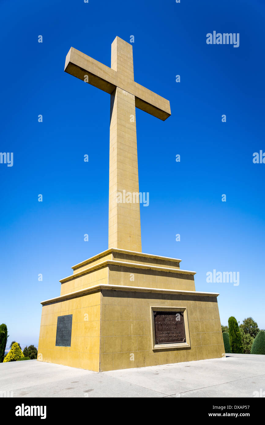 War memorial cross hi-res stock photography and images - Alamy