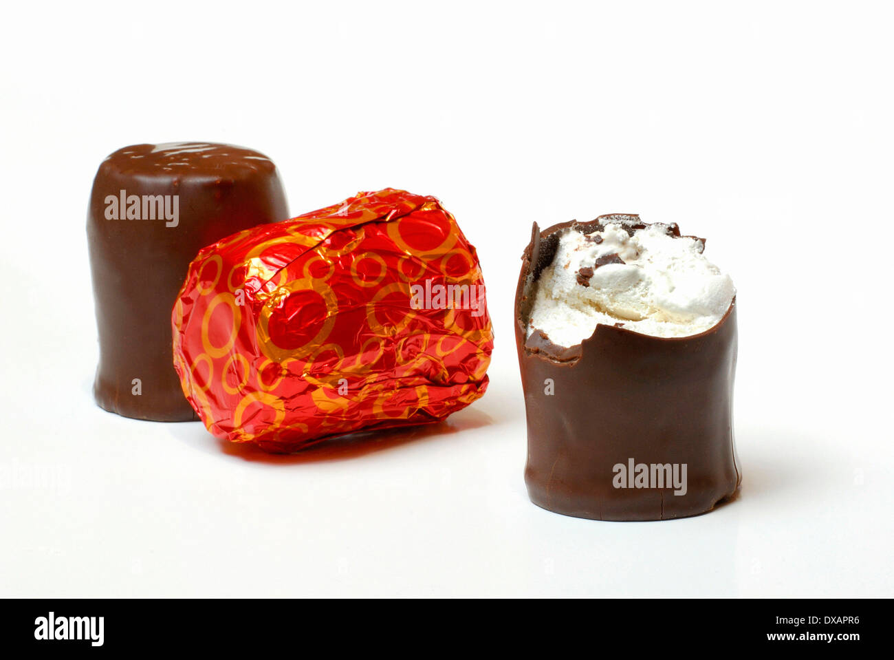 Marshmallow hi-res stock photography and images - Alamy