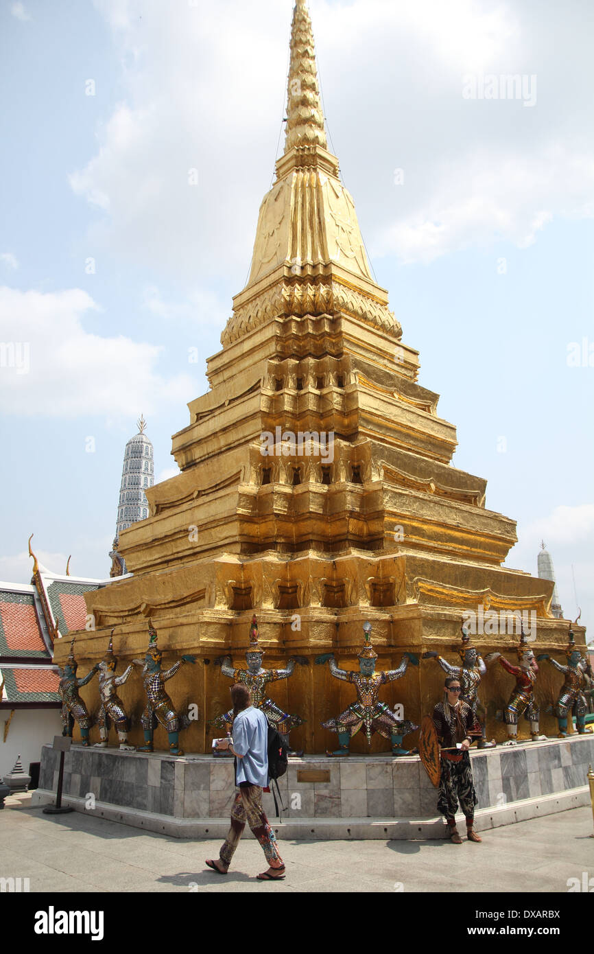 The Grand Palace, Wat Phra Kaew, Temple of the Emerald Buddha in Bangkok Stock Photo - Alamy