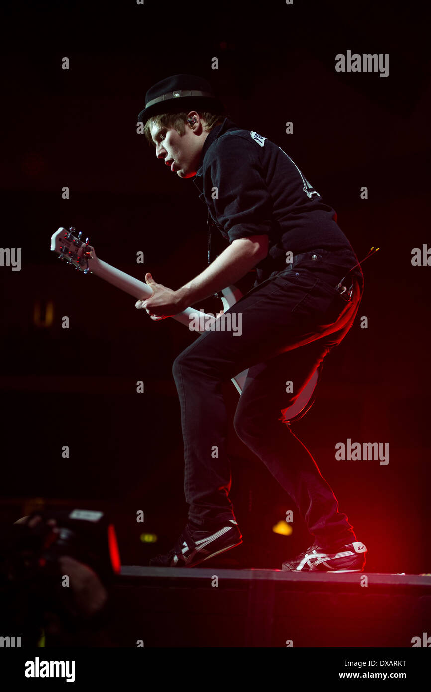 Emo rock band hi-res stock photography and images - Alamy