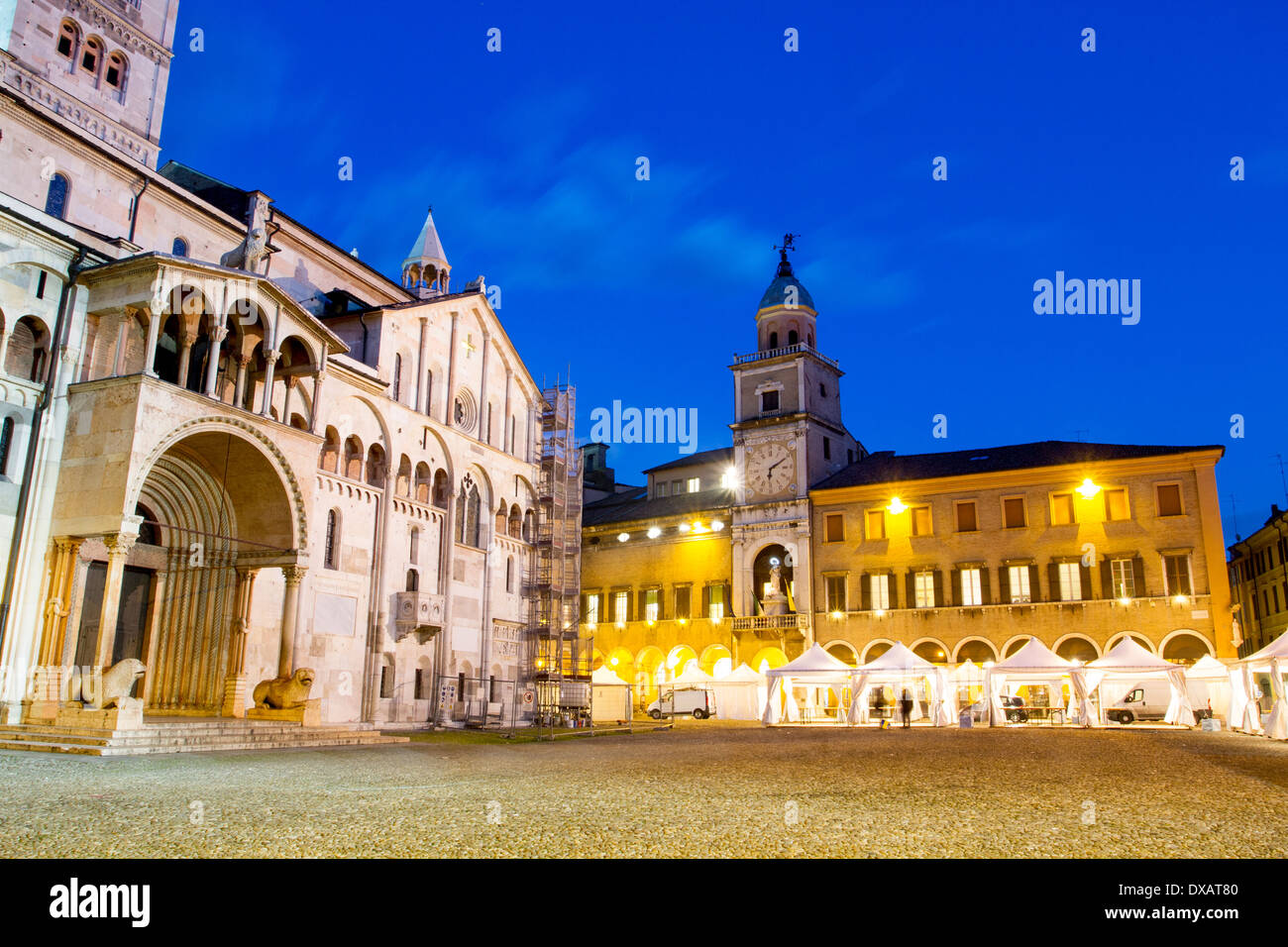 Main Square of Modena known as Piazza Grande, Emilia Romagna, Italy ...