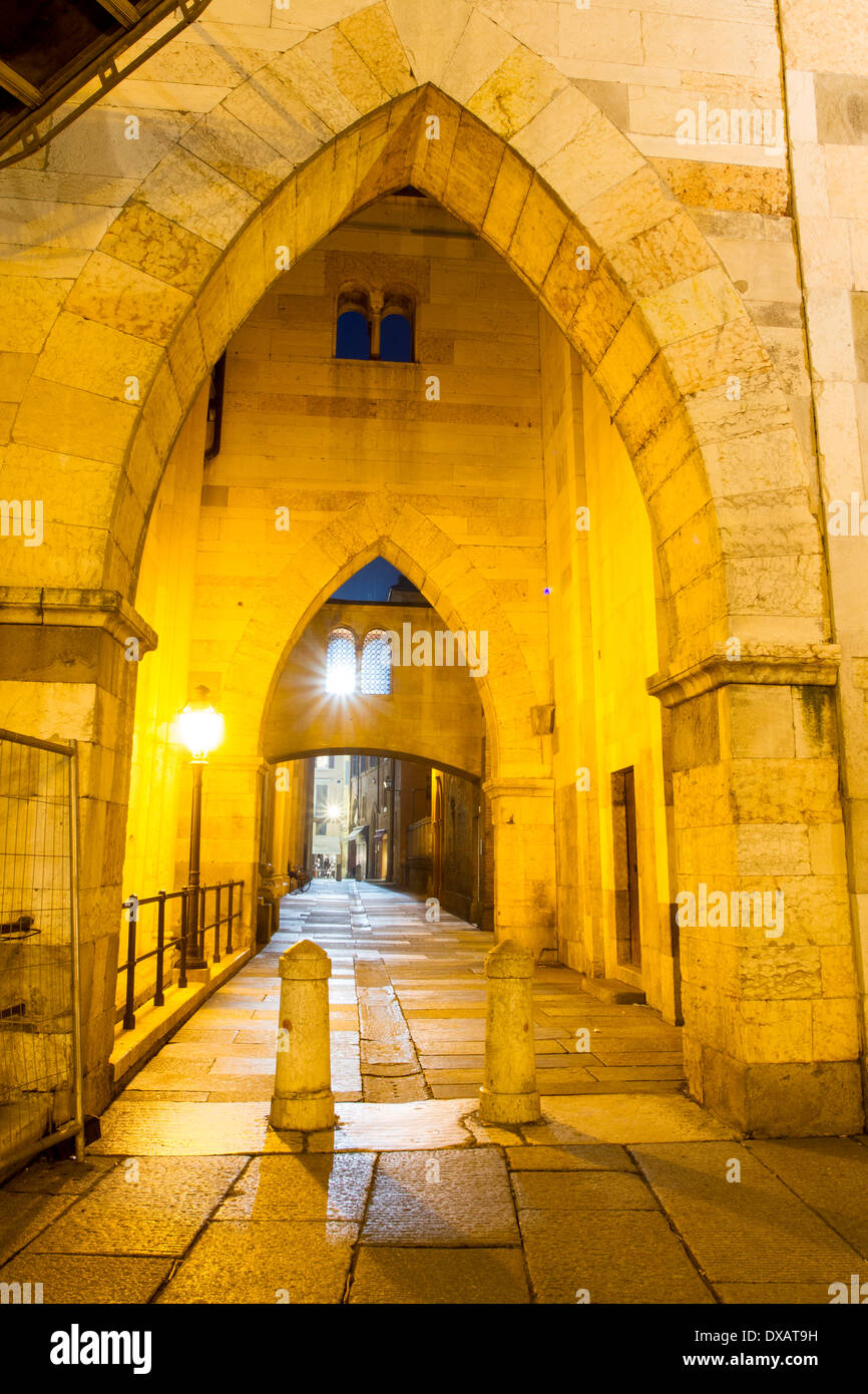 Modena streets hi-res stock photography and images - Alamy