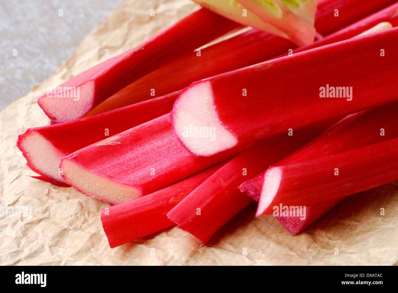 Rhubarb hi-res stock photography and images - Alamy