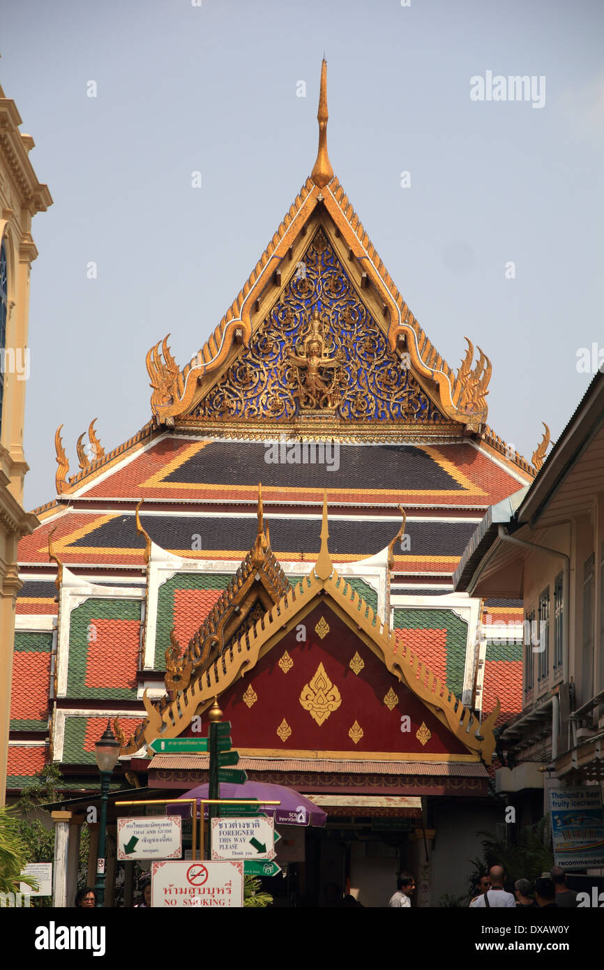 The Grand Palace, Wat Phra Kaew, Temple of the Emerald Buddha in ...