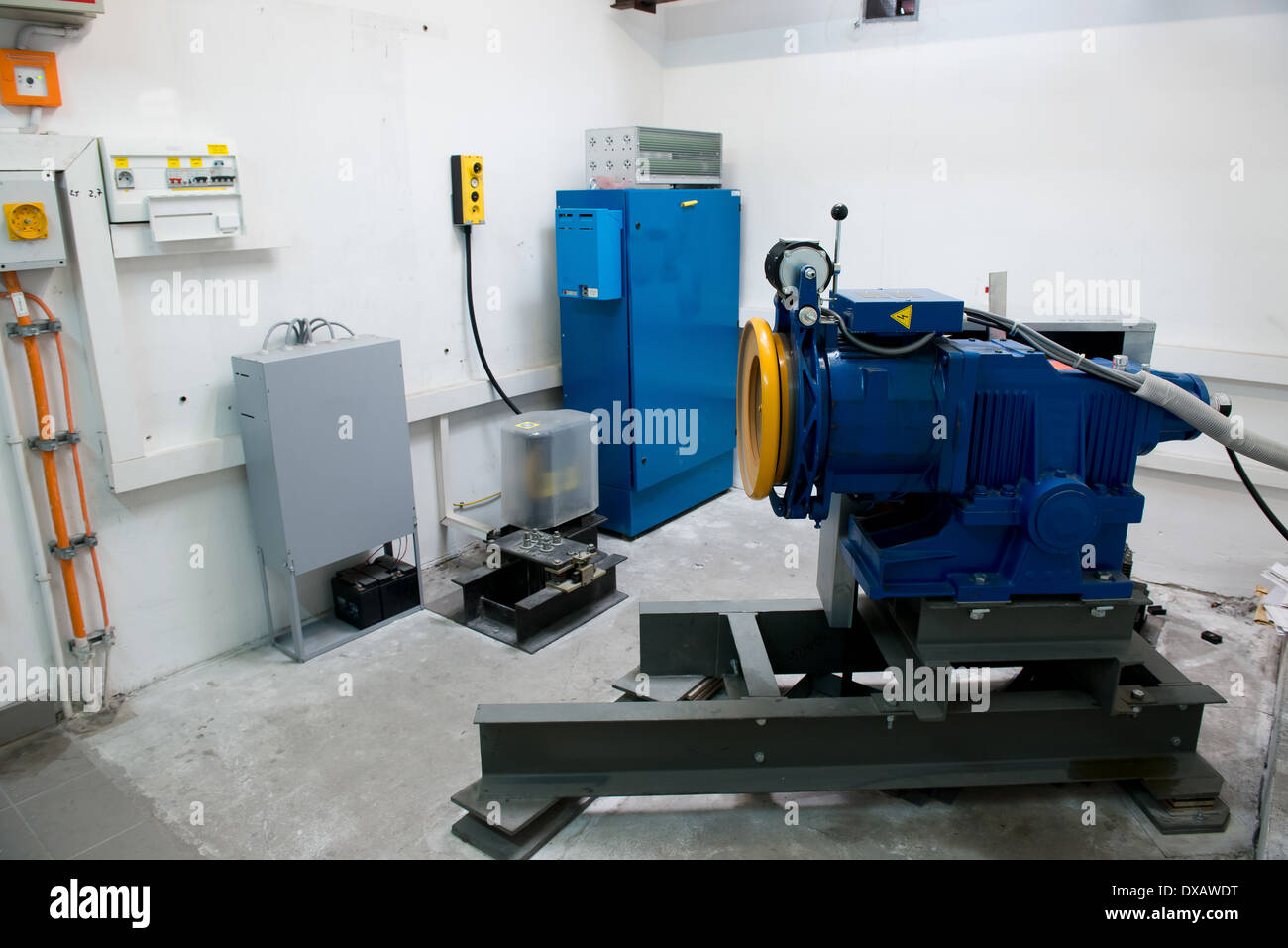 motor driven elevator in the engine room Stock Photo - Alamy