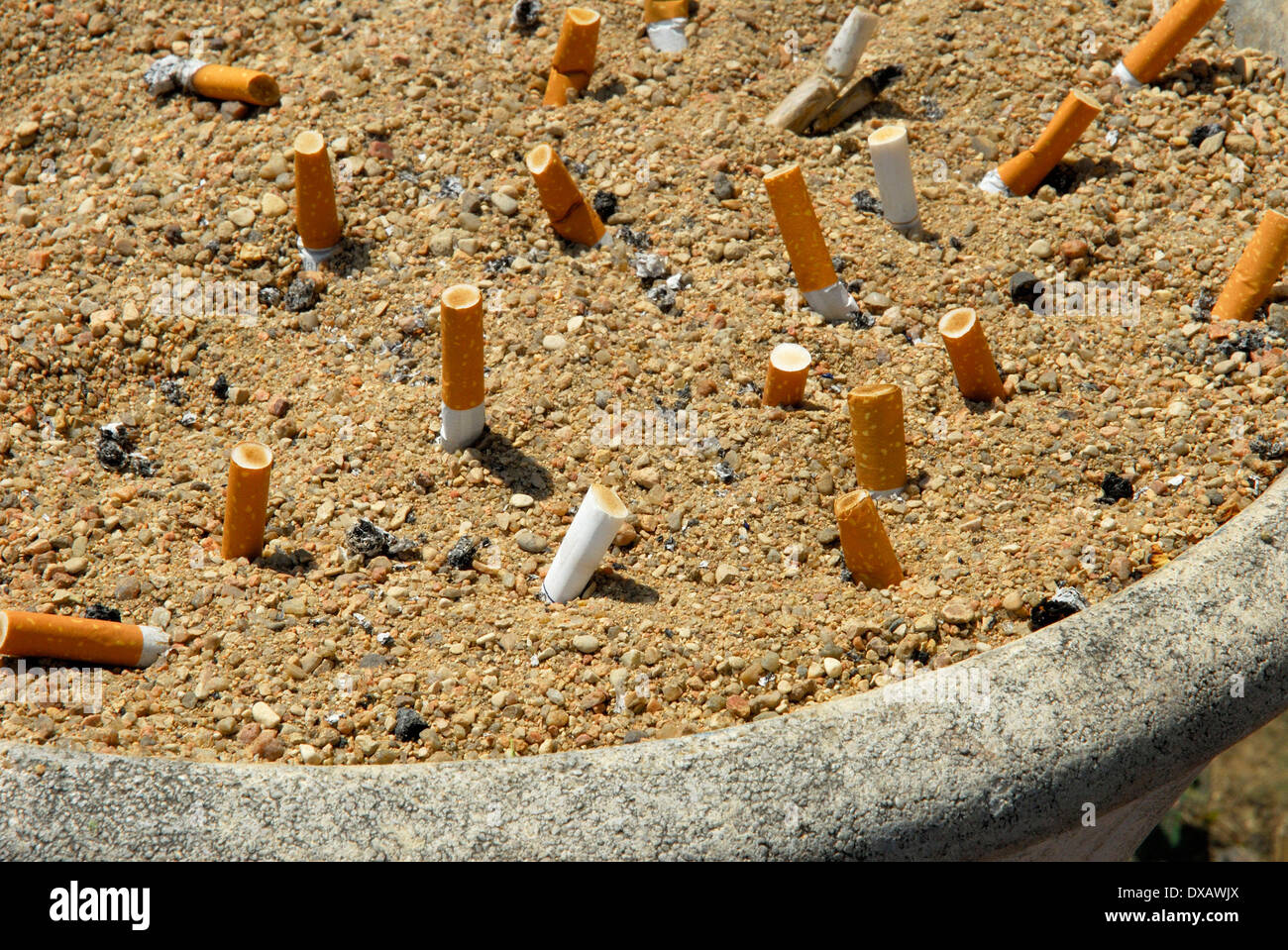 Ashtray hi-res stock photography and images - Alamy