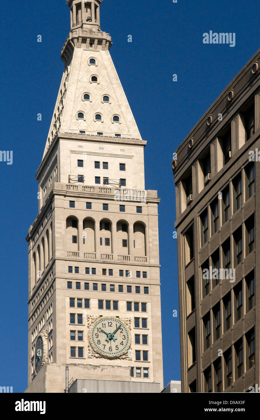 Tower life insurance company hi-res stock photography and images - Alamy