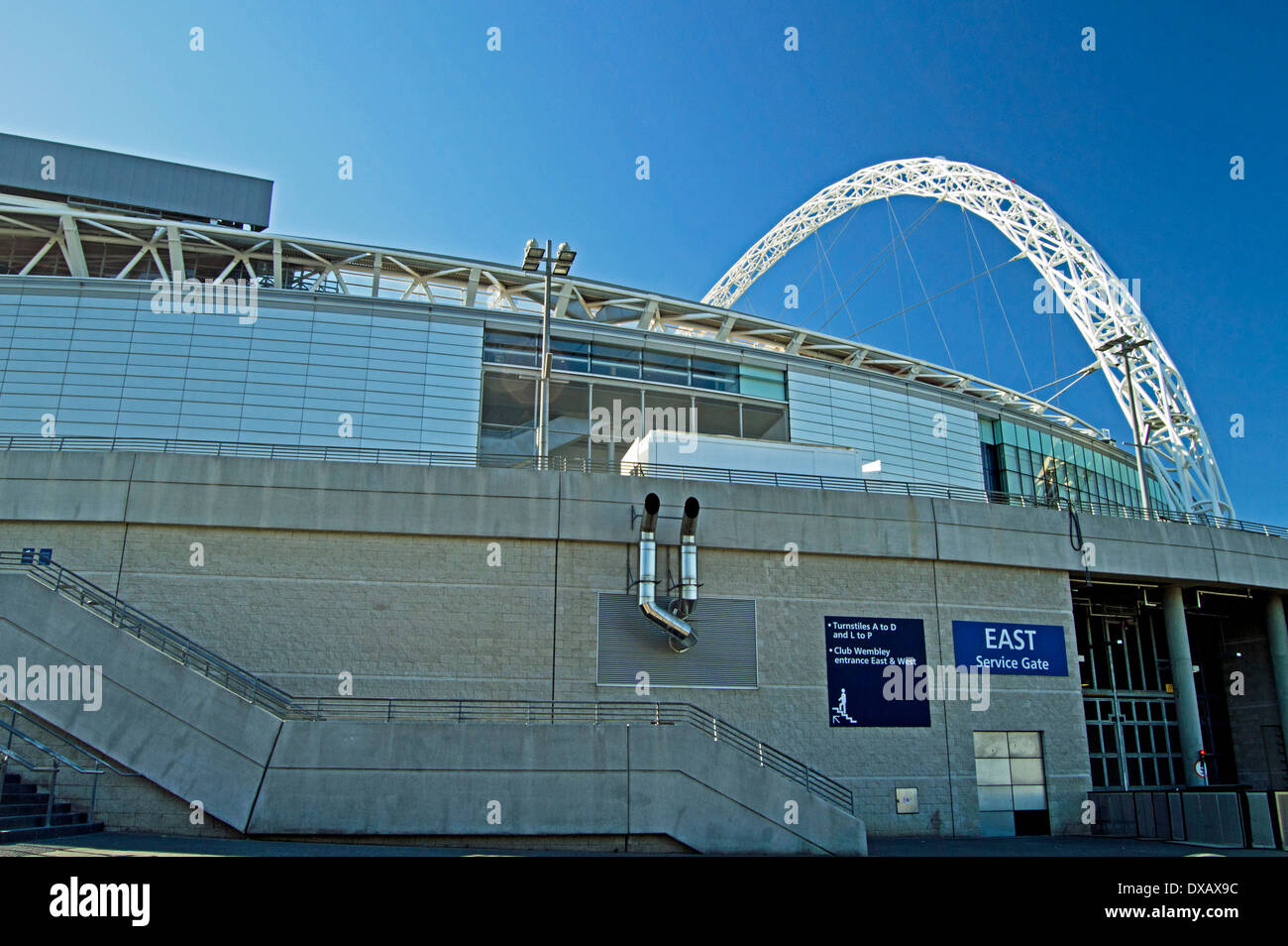 Retractable roof stadiums hi-res stock photography and images - Alamy