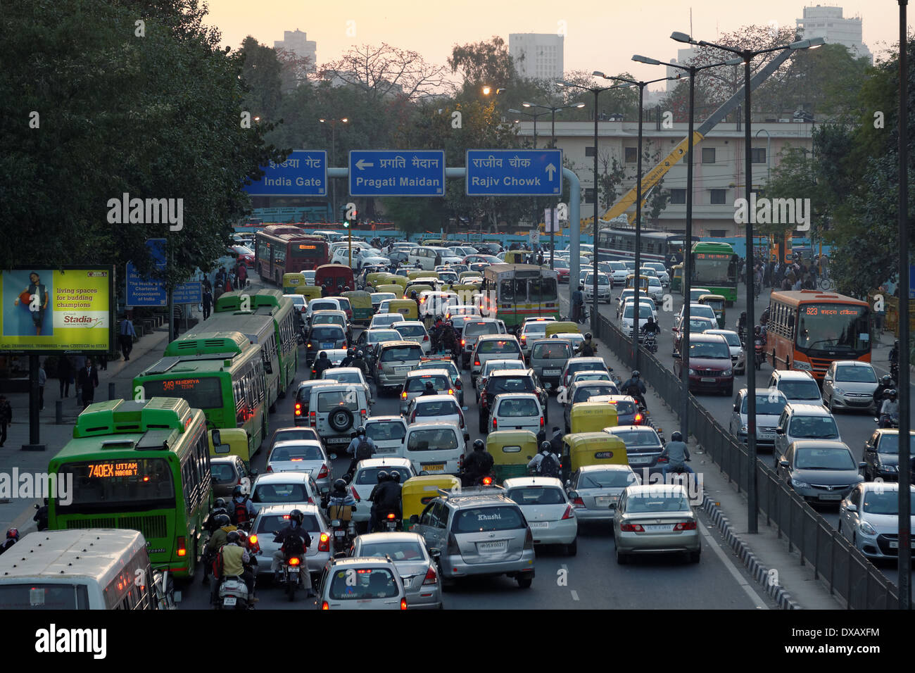 India traffic jam hi-res stock photography and images - Alamy