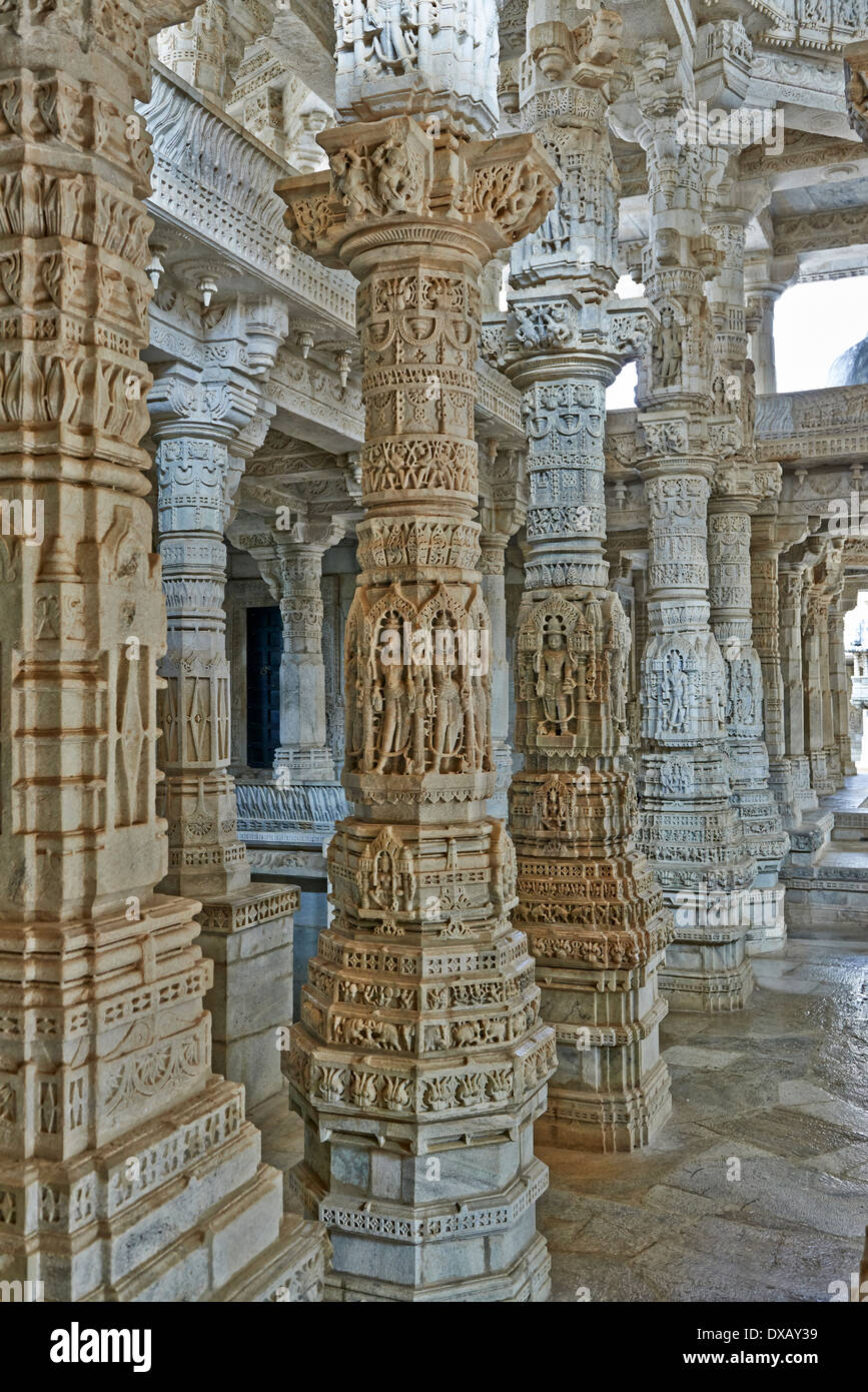 interior view of Jain Temple Ranakpur, Chaumukha Mandir, stone carving ...