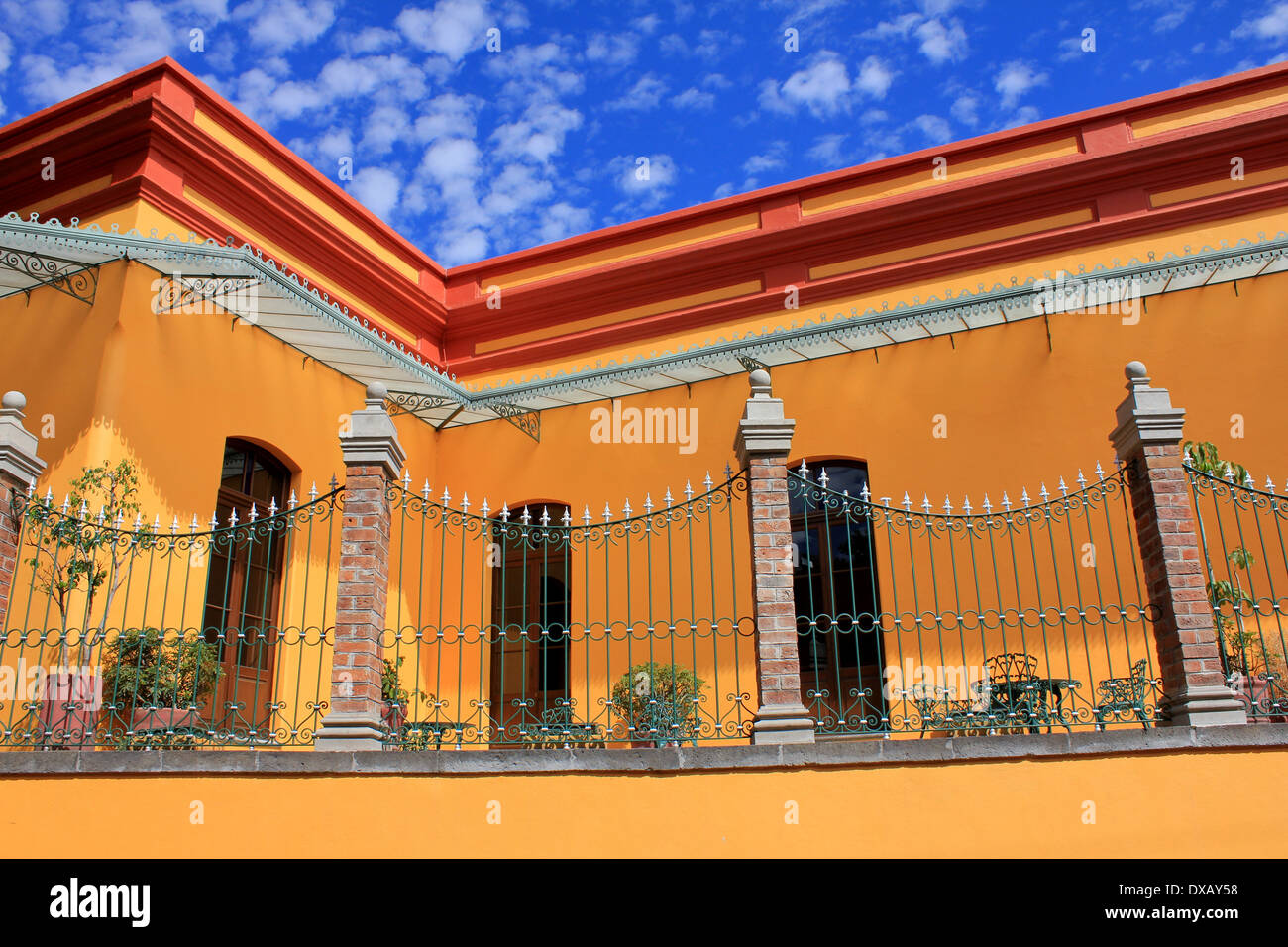 Brightly coloured- building in San Angel, Mexico City Stock Photo - Alamy