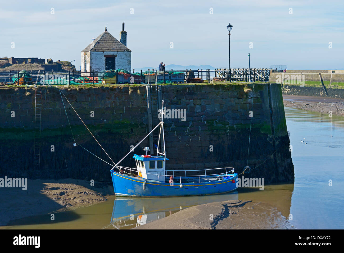 Docks fishing boat hi-res stock photography and images - Alamy
