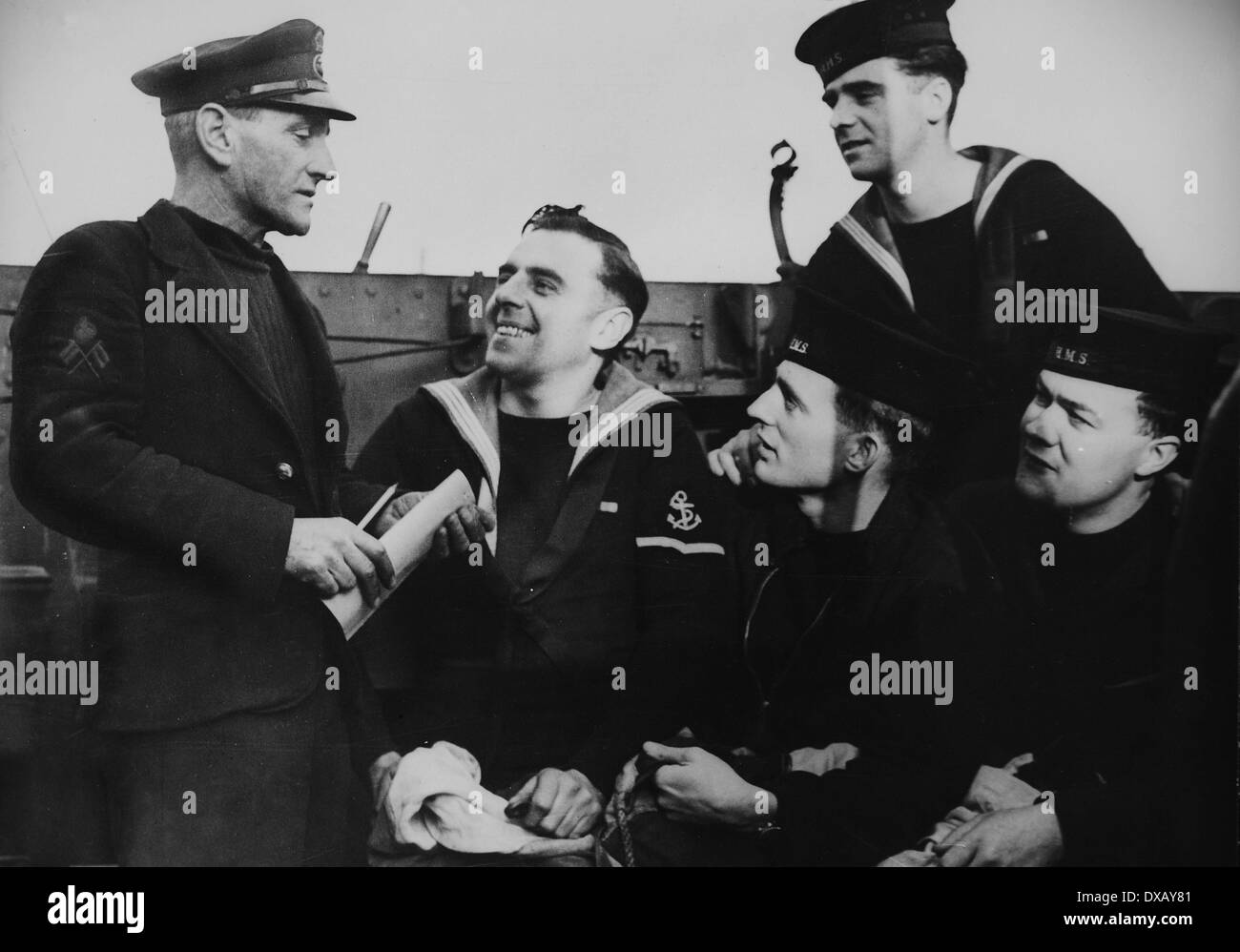 Royal navy uniform 1945 hi-res stock photography and images - Alamy