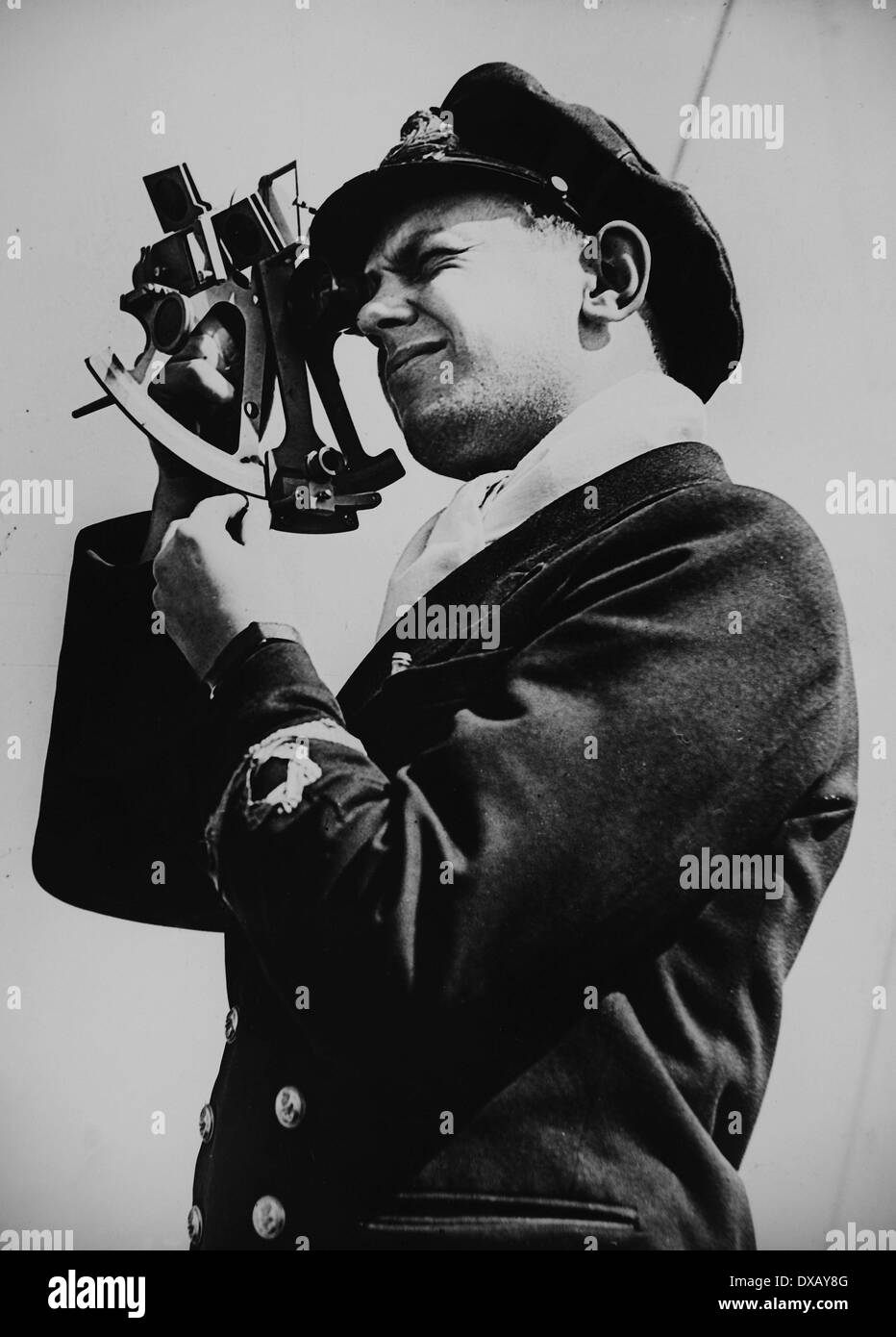 Royal navy uniform 1939 hi-res stock photography and images - Alamy